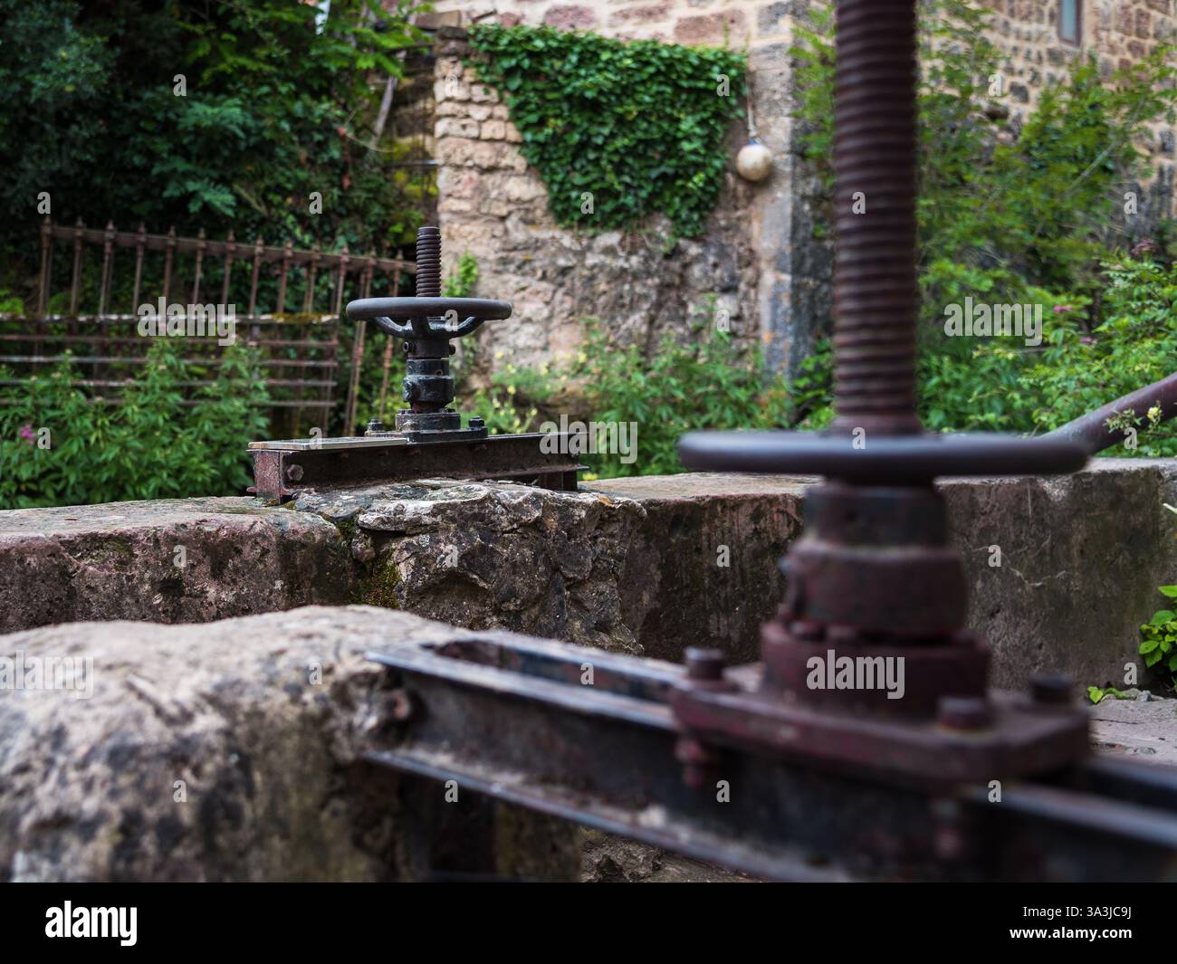 Gate valve hi-res stock photography and images - Alamy