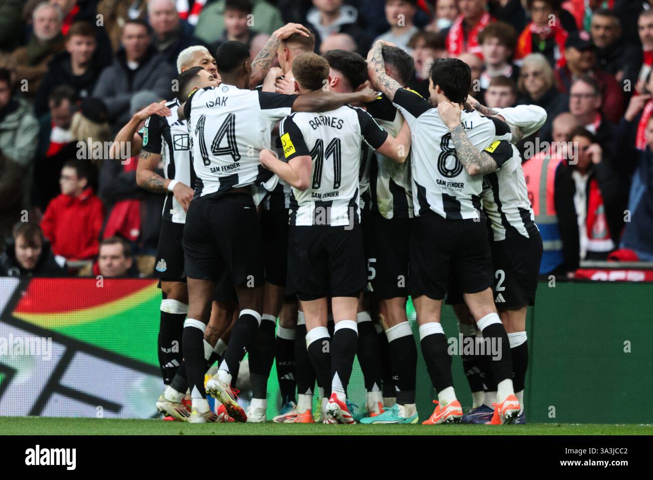 Dan Burn of Newcastle United celebrates his goal to make it 0-1 during ...