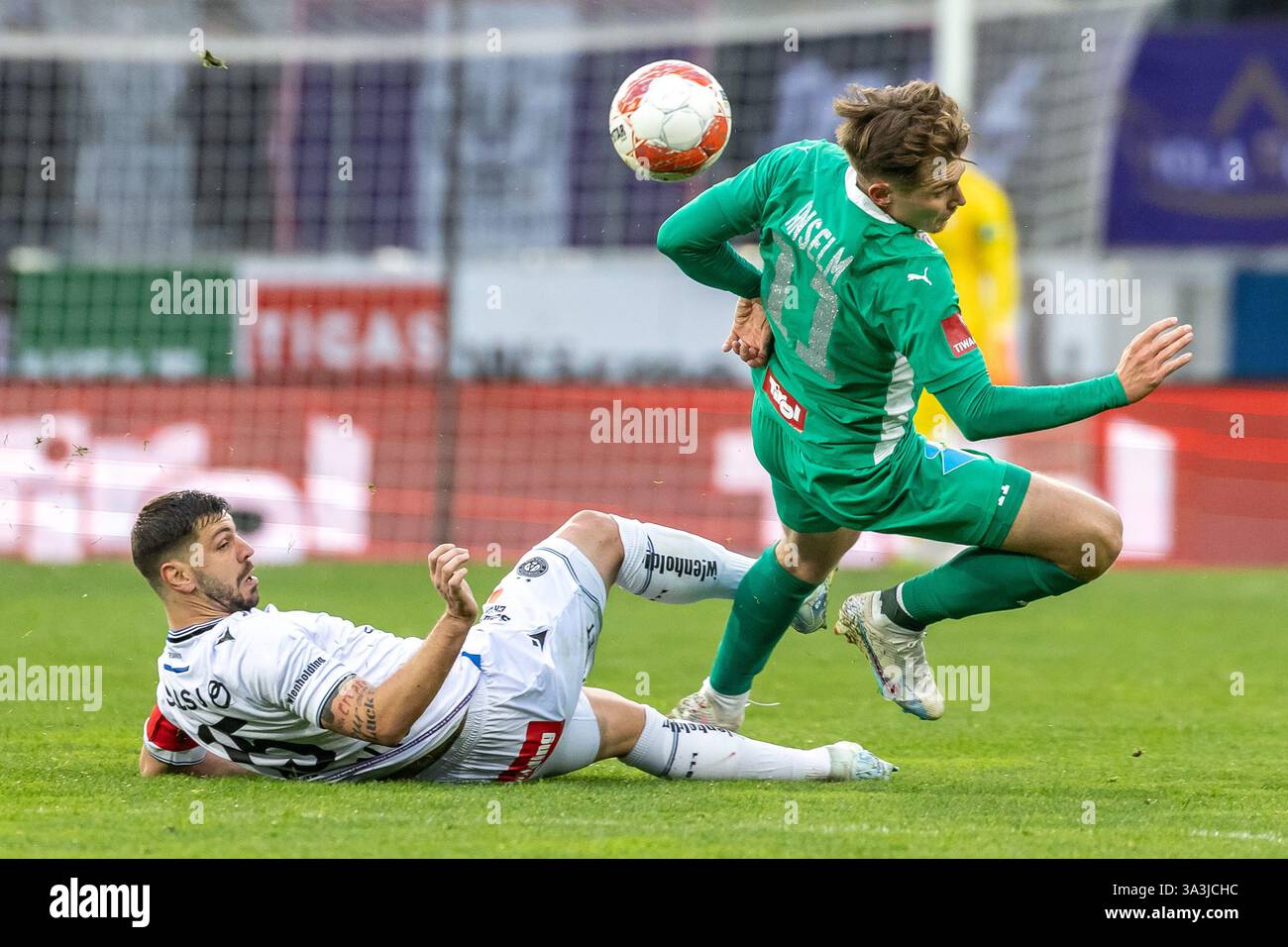 ABD0105 20250316 - INNSBRUCK - ÖSTERREICH: v.l. Aleksandar Dragovic (FK ...