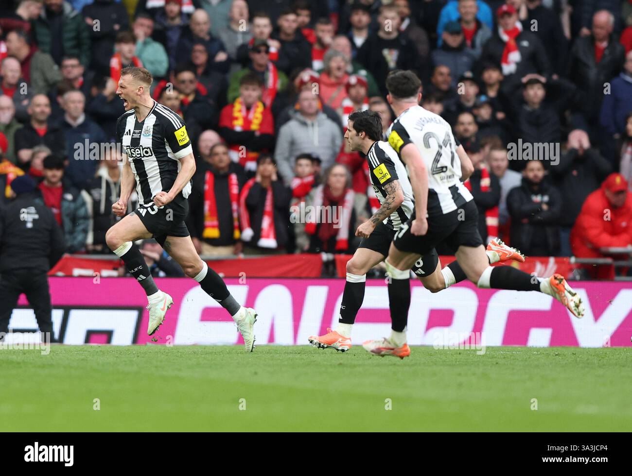London, UK. 16th Mar, 2025. Dan Burn of Newcastle United celebrates ...