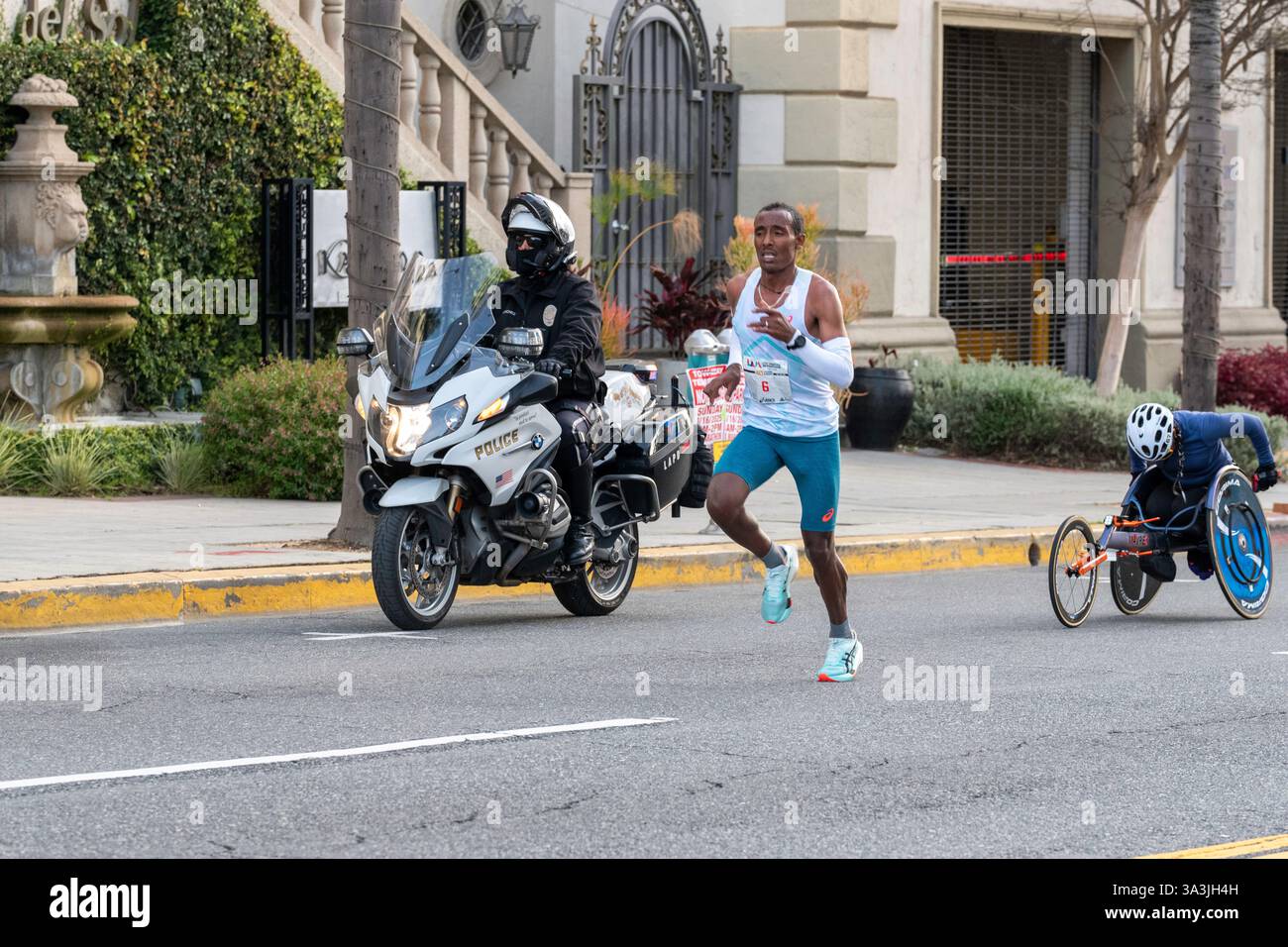 2025 Los Angeles Marathon/Mile 14 Stock Photo - Alamy