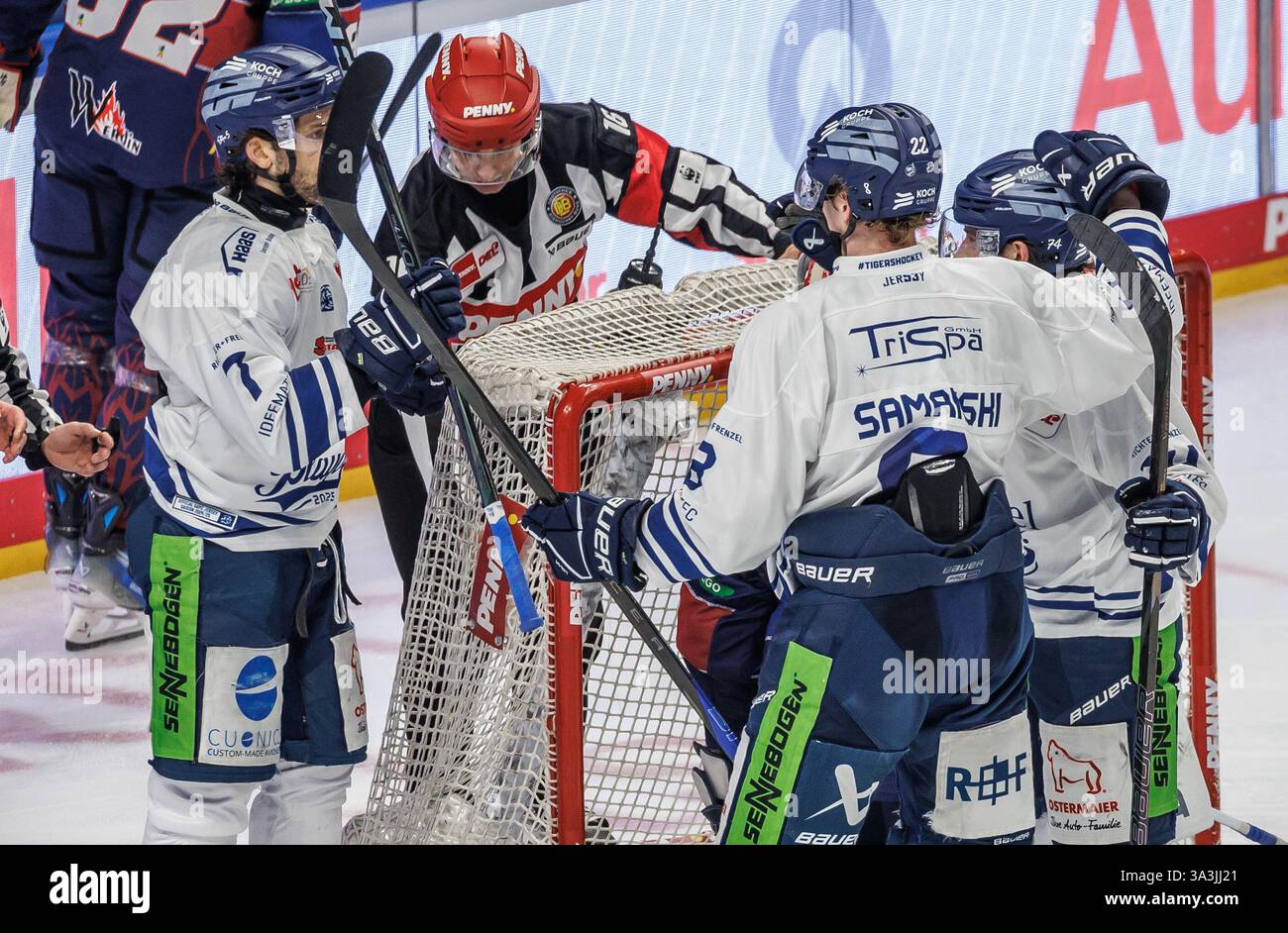Berlin, Germany. 16th Mar, 2025. Ice Hockey: DEL, Eisbären Berlin ...