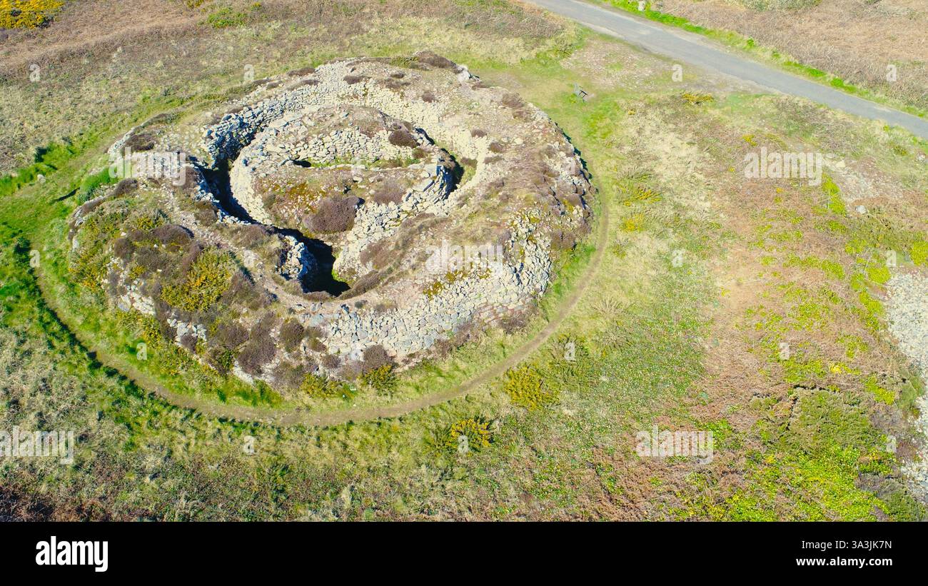 Aerial view of Ballowall barrow chambered cairn or tomb. AKA Carn Gluze ...