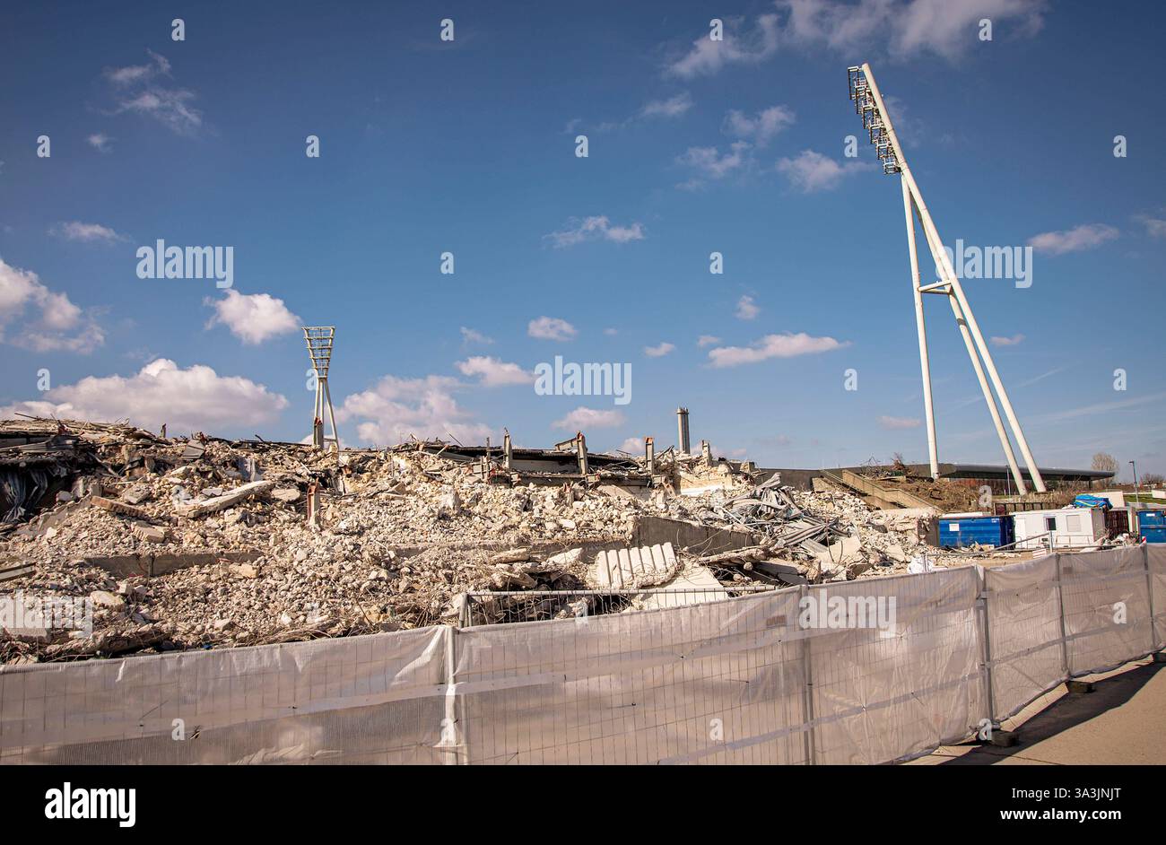 16 . 03 . 2025 , Berlin / Prenzlauer Berg : Abriss Stadion im Friedrich ...