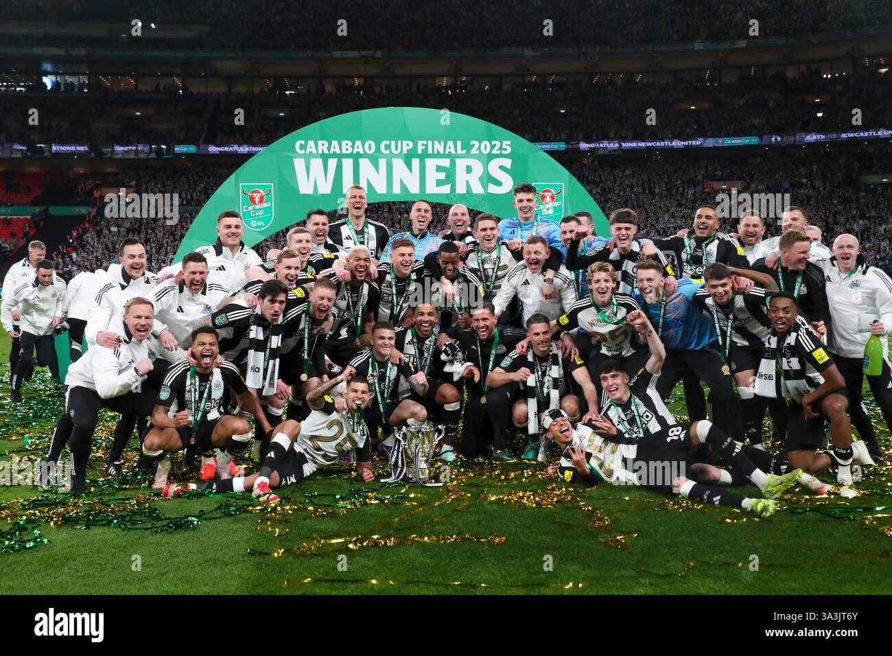 Newcastle players celebrate after winning the EFL Cup final soccer ...