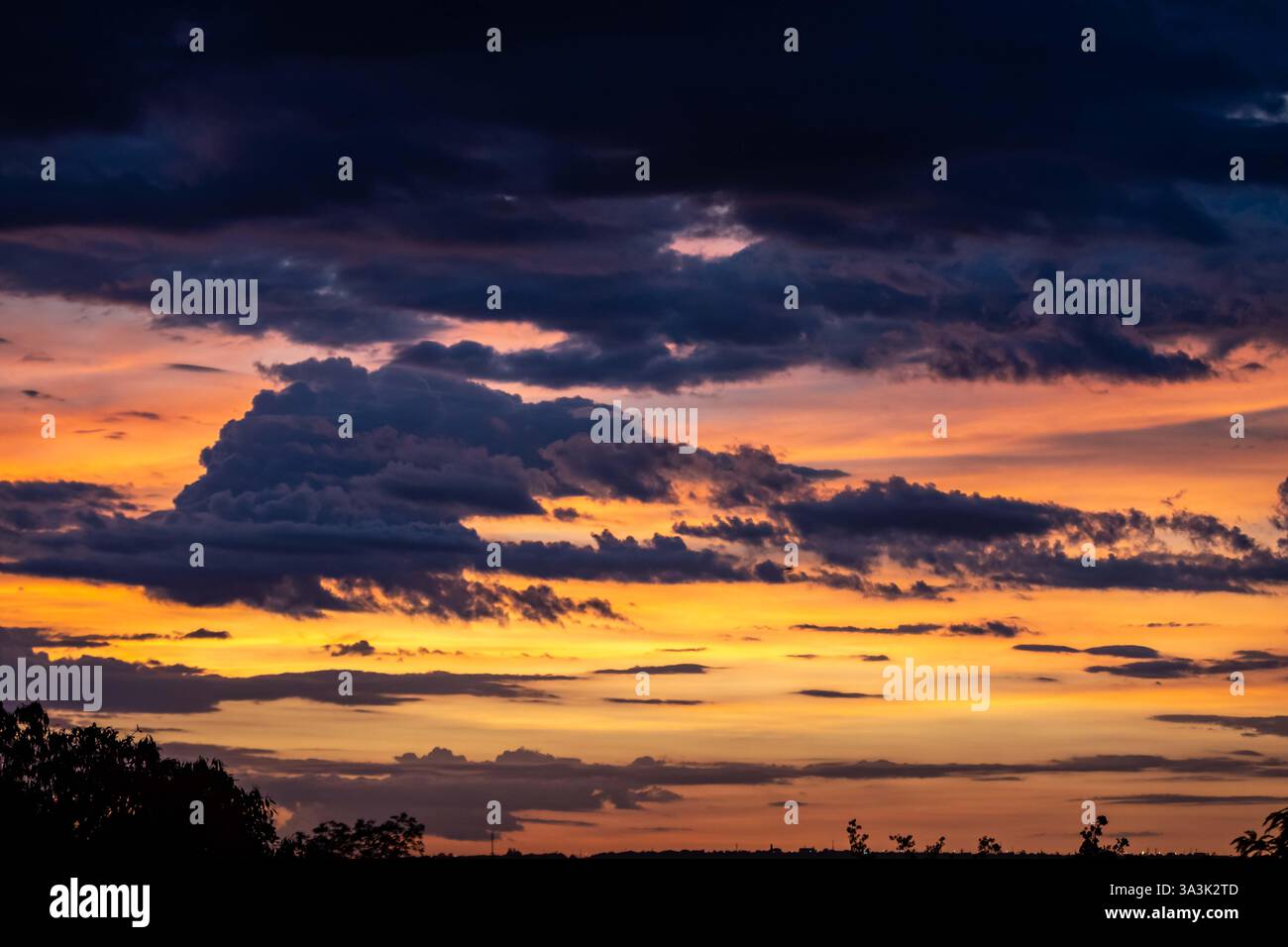 Dramatic orange sky in an iconic and idyllic formation Stock Photo - Alamy