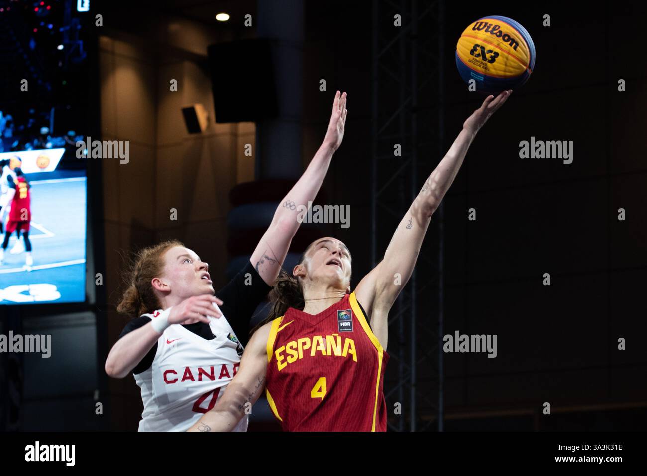Bangkok, Thailand. 16th Mar, 2025. Kacie Bosch (L) of Canada and Alba ...