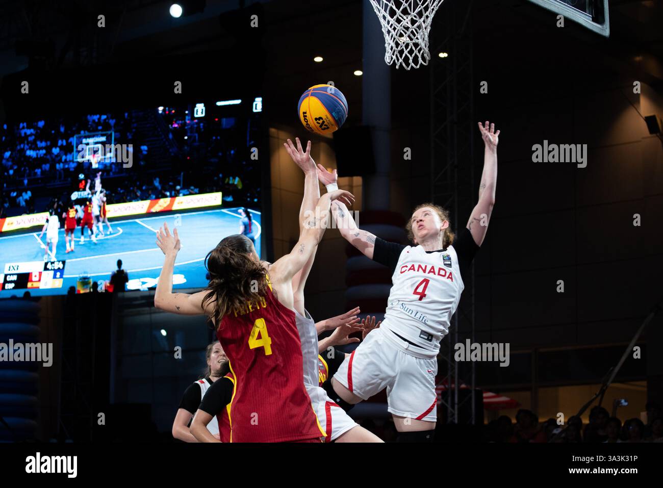 Bangkok, Thailand. 16th Mar, 2025. Kacie Bosch (R) of Canada and Alba ...