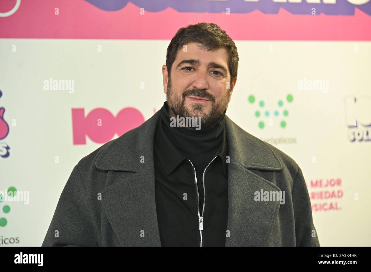 The singer Antonio Orozco during his performance at the solidarity ...