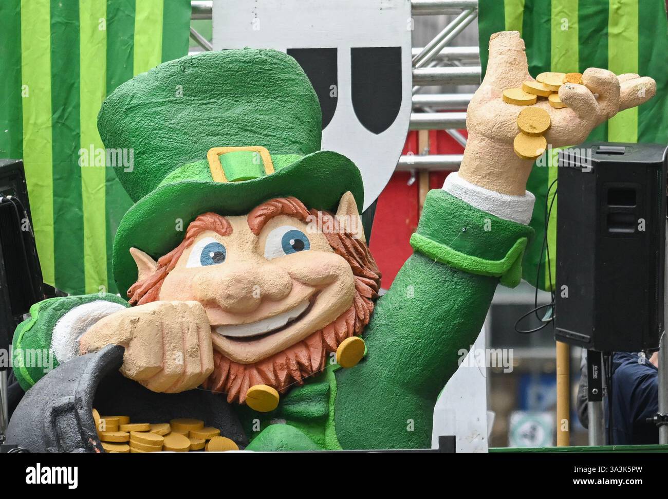 Montreal, Canada. 16th Mar, 2025. A leprechaun and his pot of gold ...