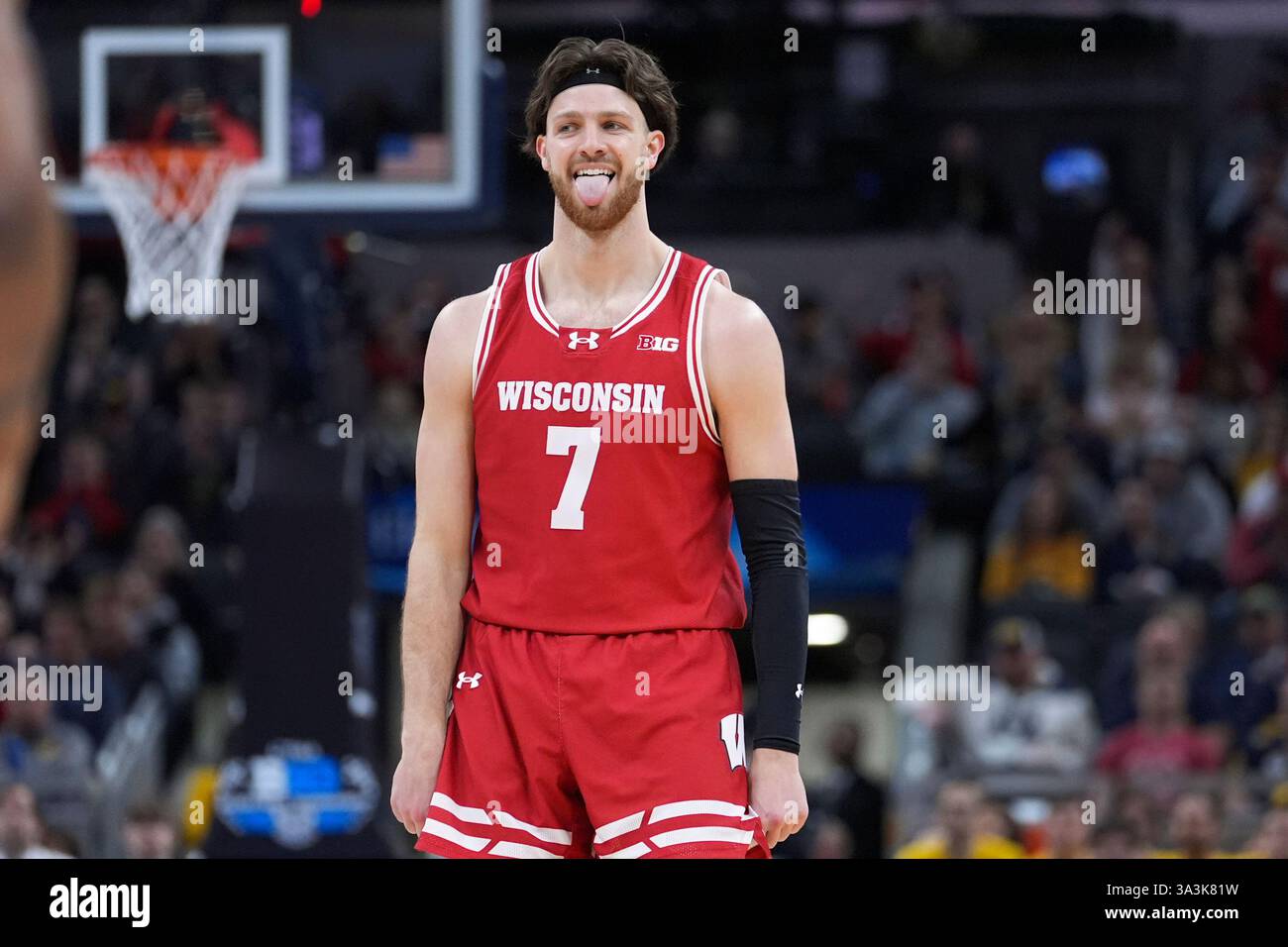 Wisconsin forward Carter Gilmore (7) reacts to a basket against ...