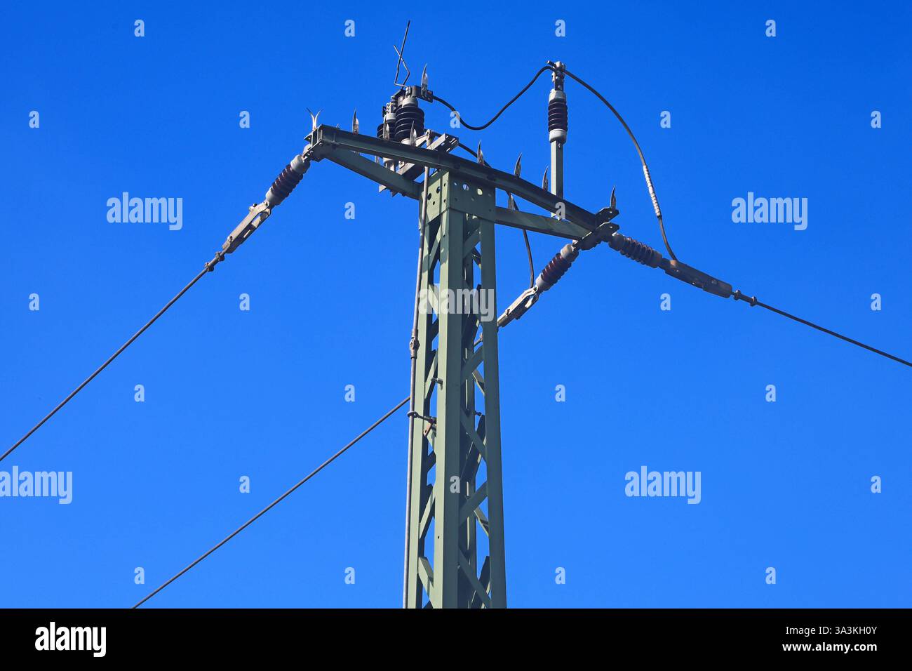Hochspannung bei der Bahn Bahnstrom und technische Installation für den ...