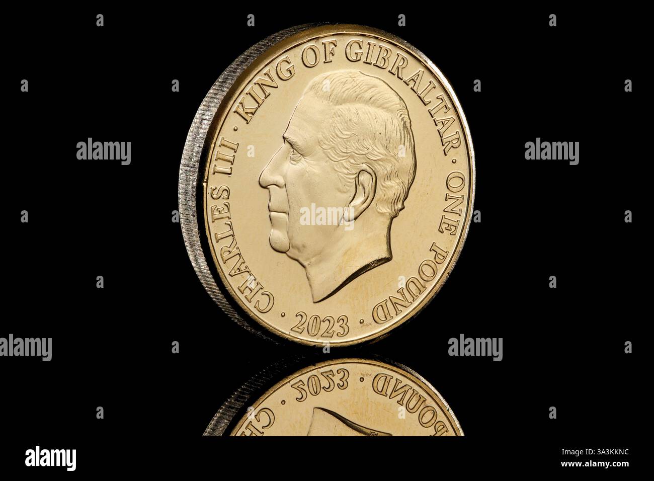 First one pound coin to feature King Charles III & the last round pound ...