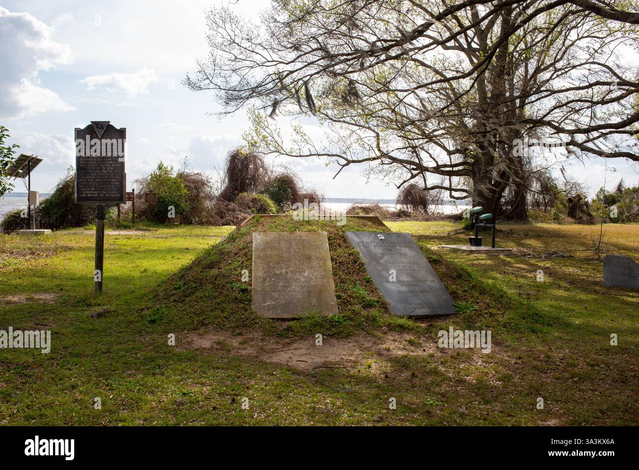 Santee Wildlife Refuge, Indian Mound and Fort Watson, Santee, South ...
