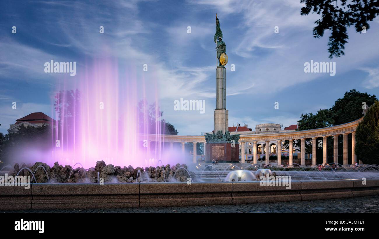 Soviet War Memorial (Vienna Stock Photo - Alamy