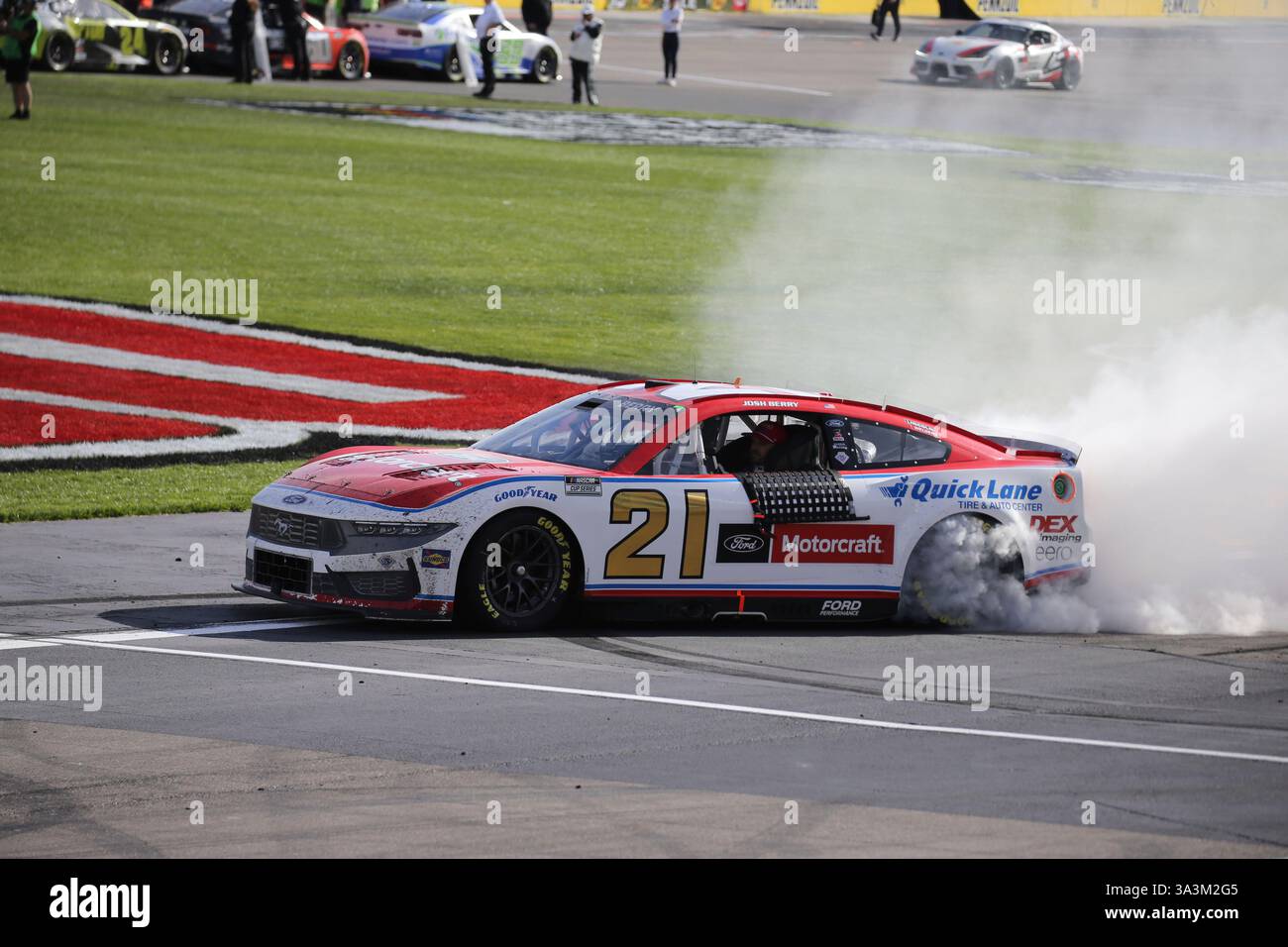 LAS VEGAS, NV - MARCH 16: Josh Berry (#21 Wood Brothers Racing ...