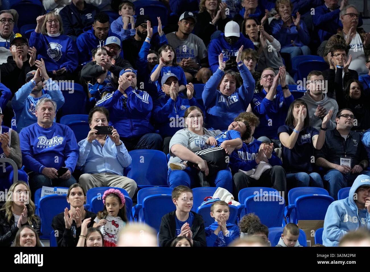 Drake fans cheer while watching the broadcast of the NCAA college men's ...
