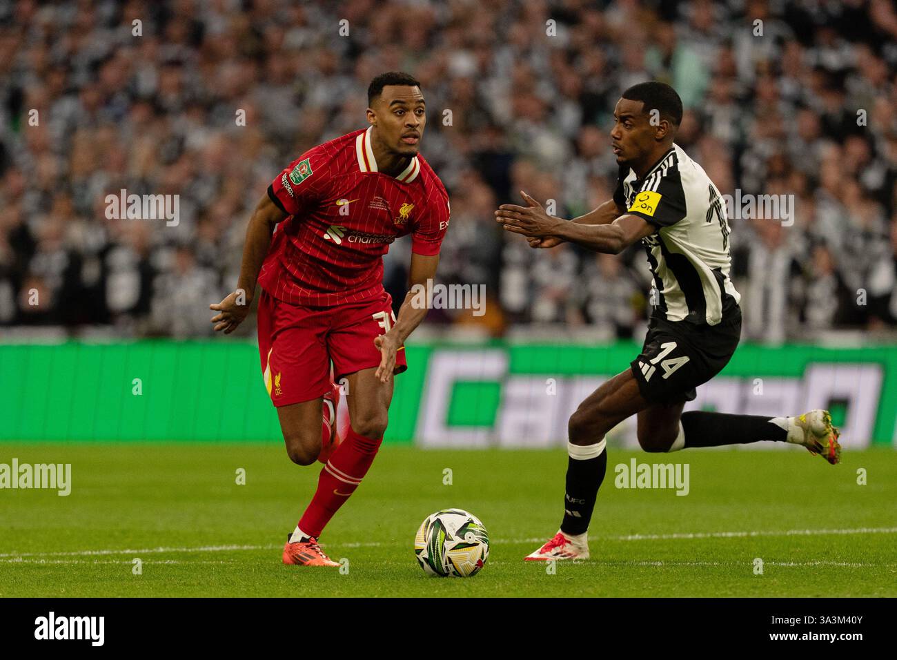 Wembley Stadium, London on Sunday 16th March 2025. Liverpool's Ryan ...