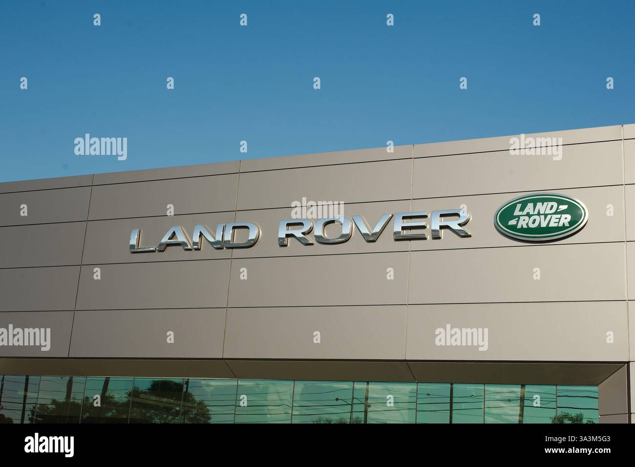 Editorial Use Only March 15, 2025. St. Petersburg, FL, USA. Land Rover Car Logo SIgn on building ...