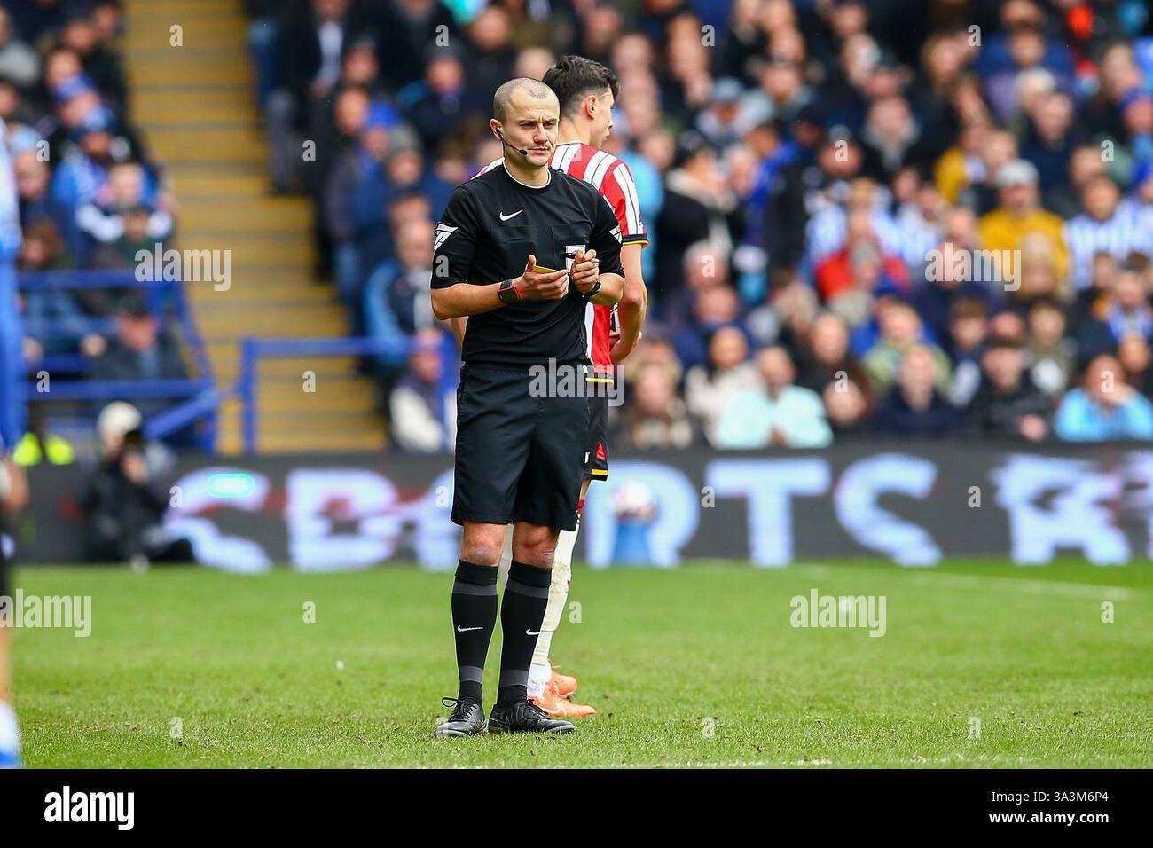 Hillsborough Stadium, Sheffield, England - 16th March 2025 Referee ...