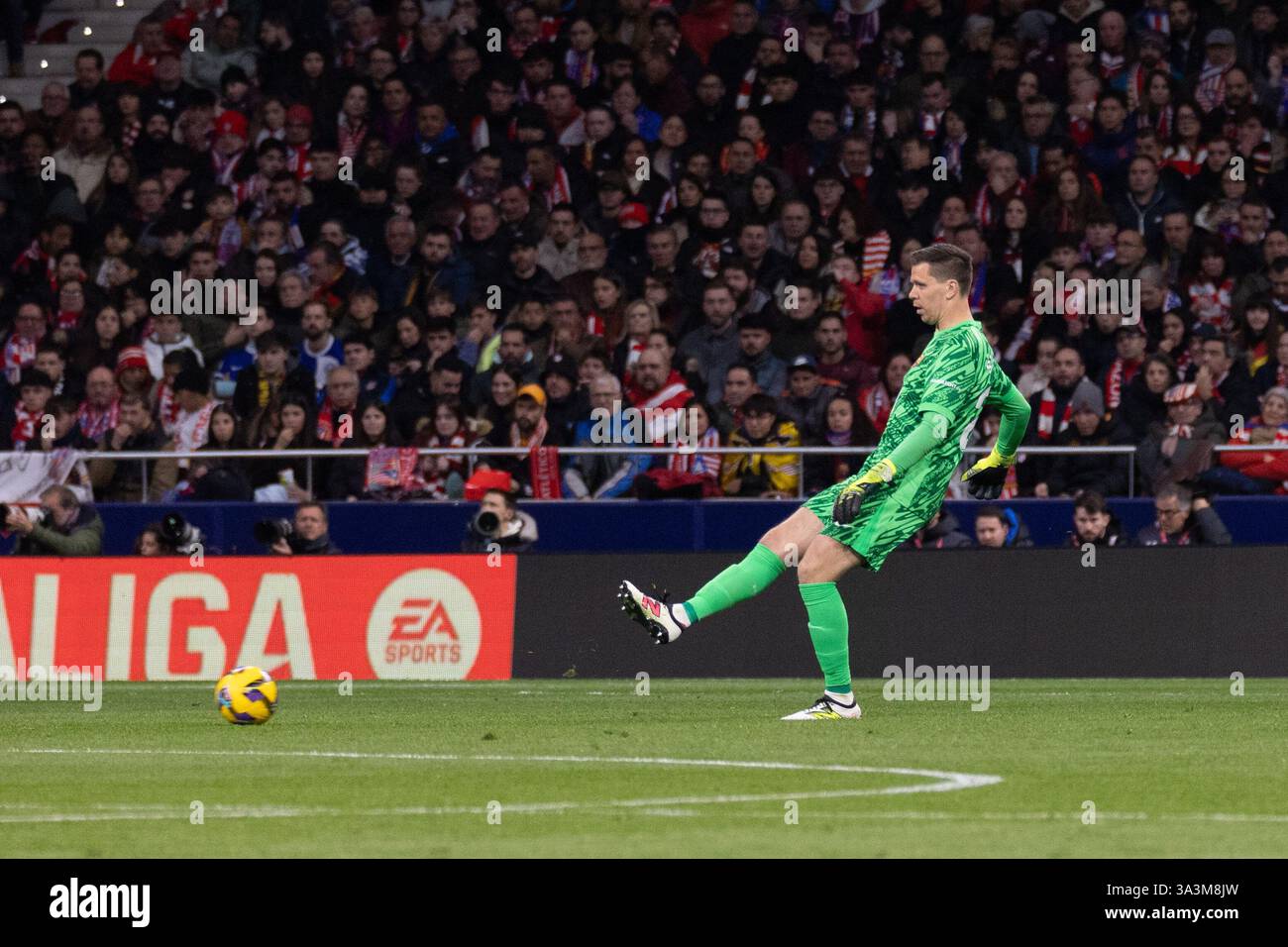 Fc barcelona player 2025 hi-res stock photography and images - Alamy