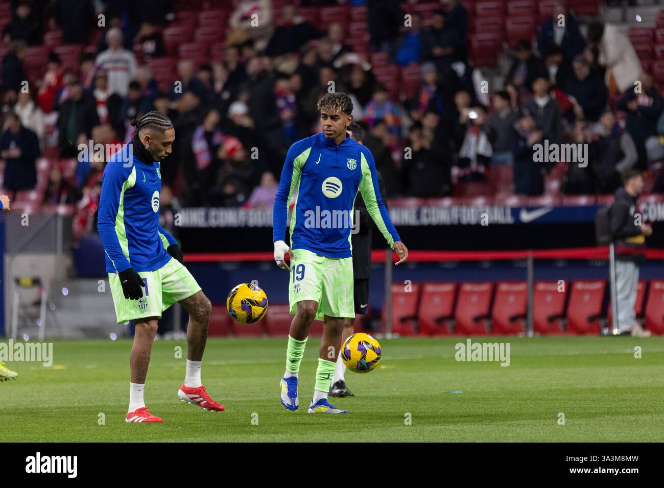 Lamine yamal raphinha lewandowski hi-res stock photography and images ...