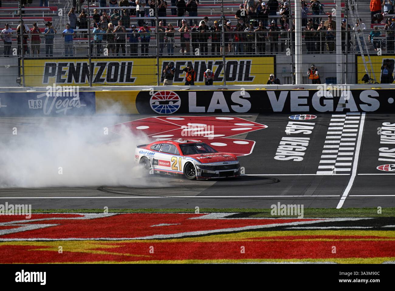 LAS VEGAS, NV - MARCH 16: Josh Berry (#21 Wood Brothers Racing ...