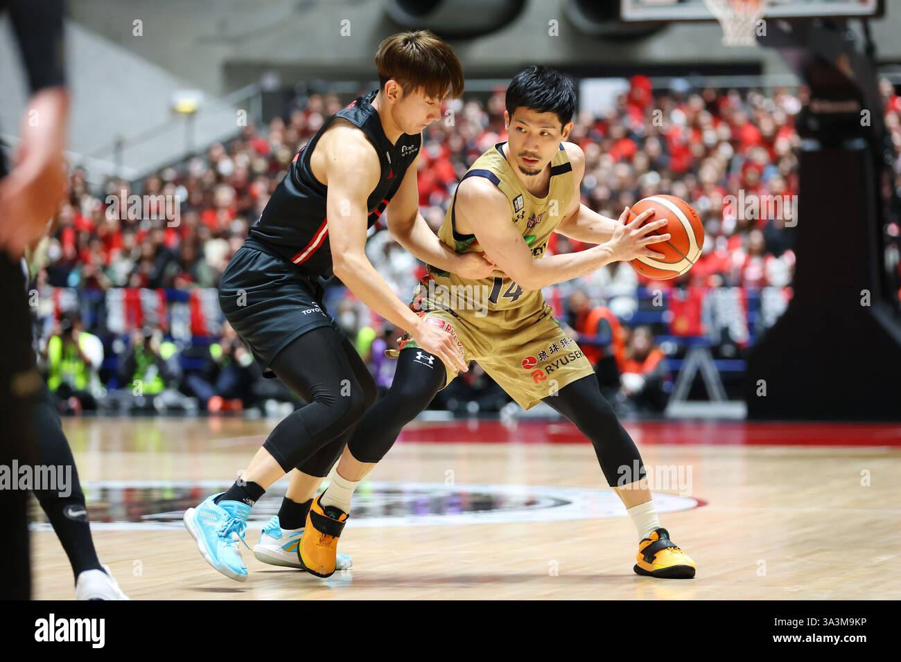 Tokyo, Japan. 15th Mar, 2025. (L-R) Taiki Osakabe (Alvark), Ryuichi Kishimoto (Golden Kings ...