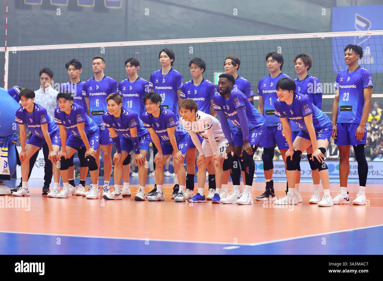 Panasonic Arena, Osaka, Japan. 15th Mar, 2025. Osaka Bluteon team group ...