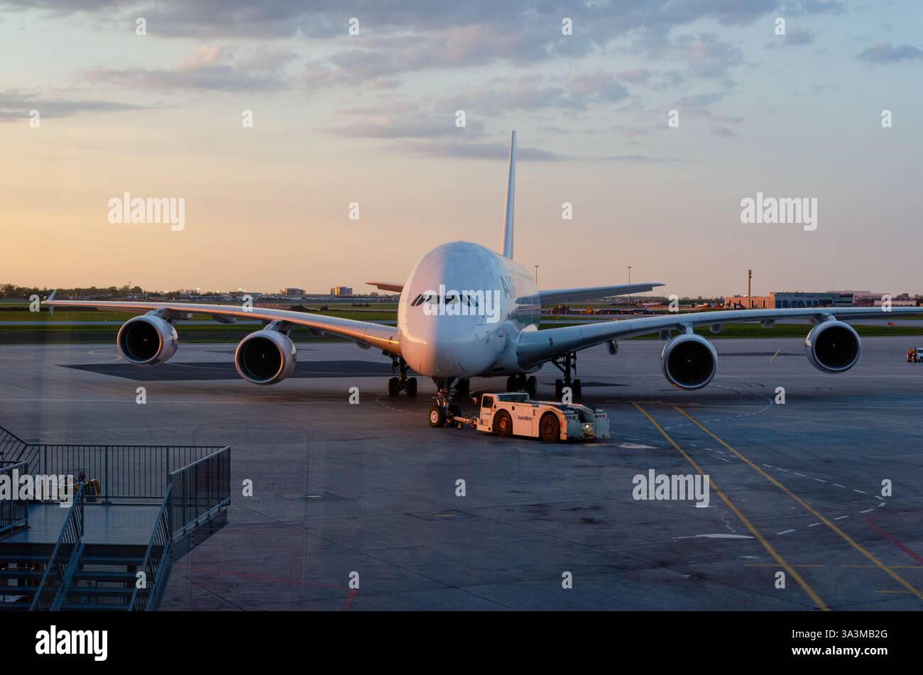 An Airbus A380 leaving its gate at Roissy Chales-de-Gaulle Airport ...