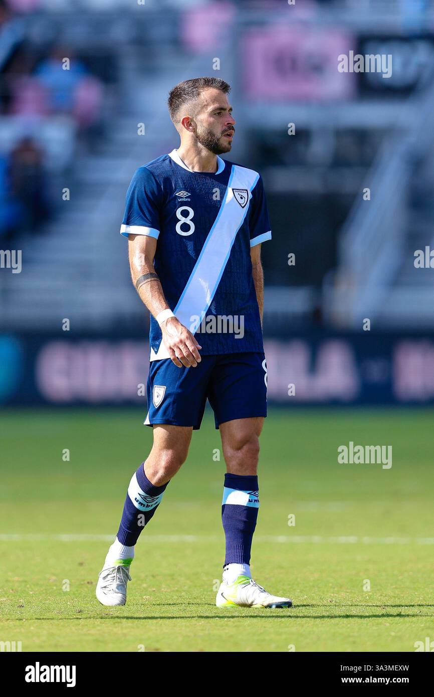 FORT LAUDERDALE, FL - MARCH 16: Rodrigo Saravia Samayoa #8 of Guatemala ...