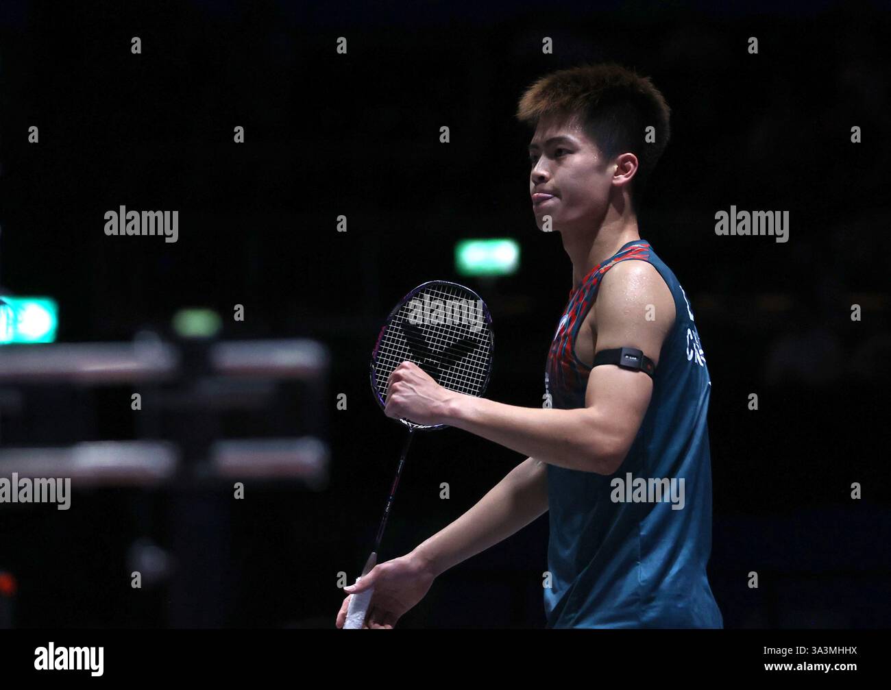 (250317) -- BIRMINGHAM, March 17, 2025 (Xinhua) -- Lee Chia Hao hits a return during the men's ...