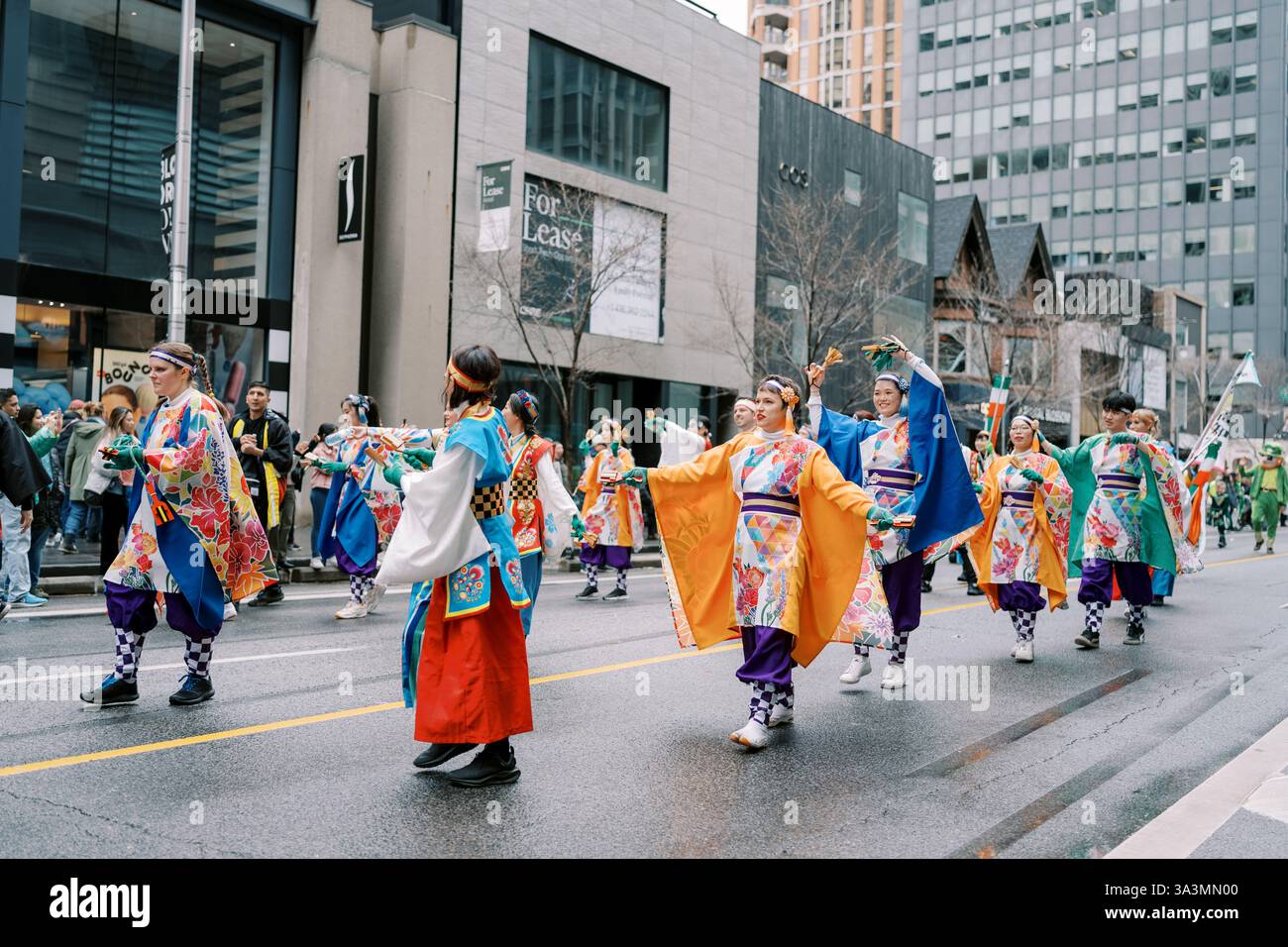 Canada, Toronto - 16 march 2025: Saint Patrick Day Parade. A Vibrant ...
