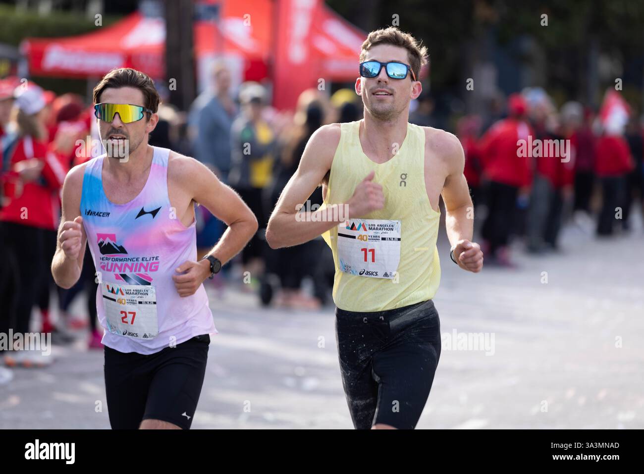 Top runners at the 2025 Los Angeles Marathon, passing mile 20 Stock ...