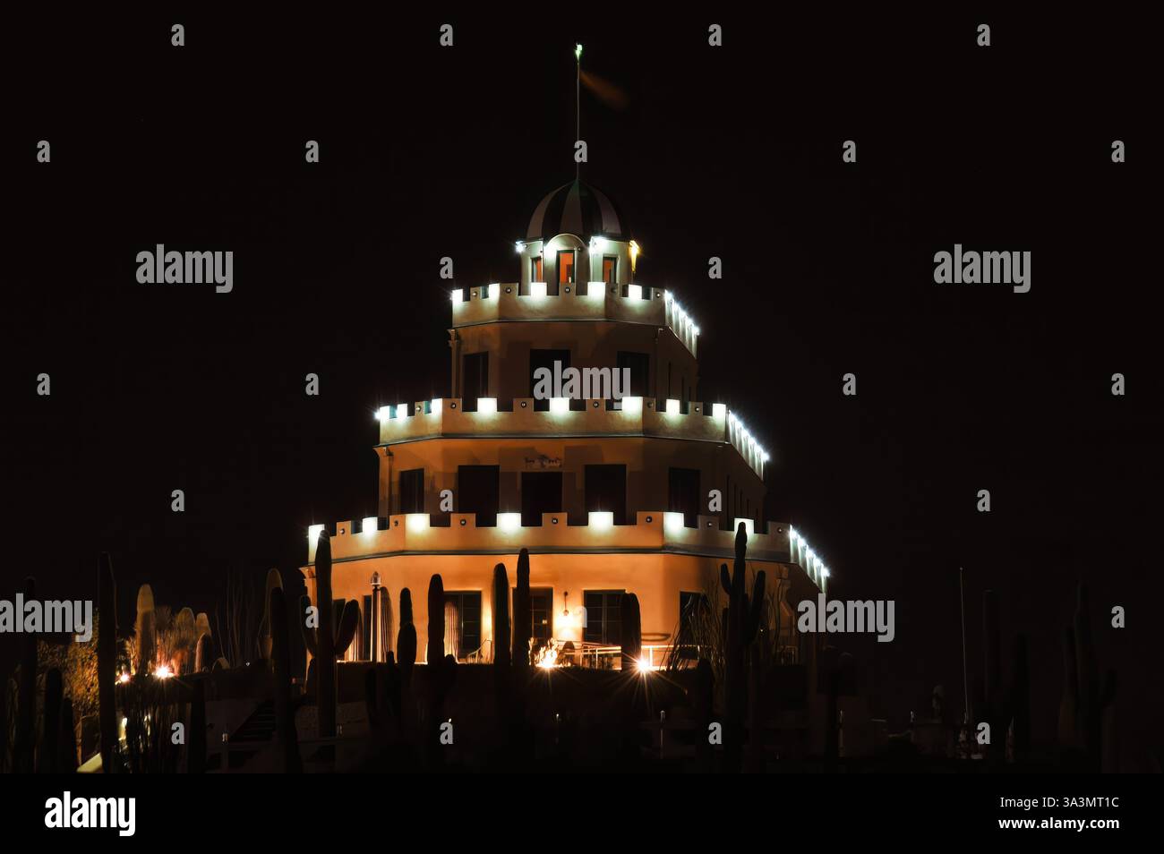 Tour of castle hi-res stock photography and images - Alamy