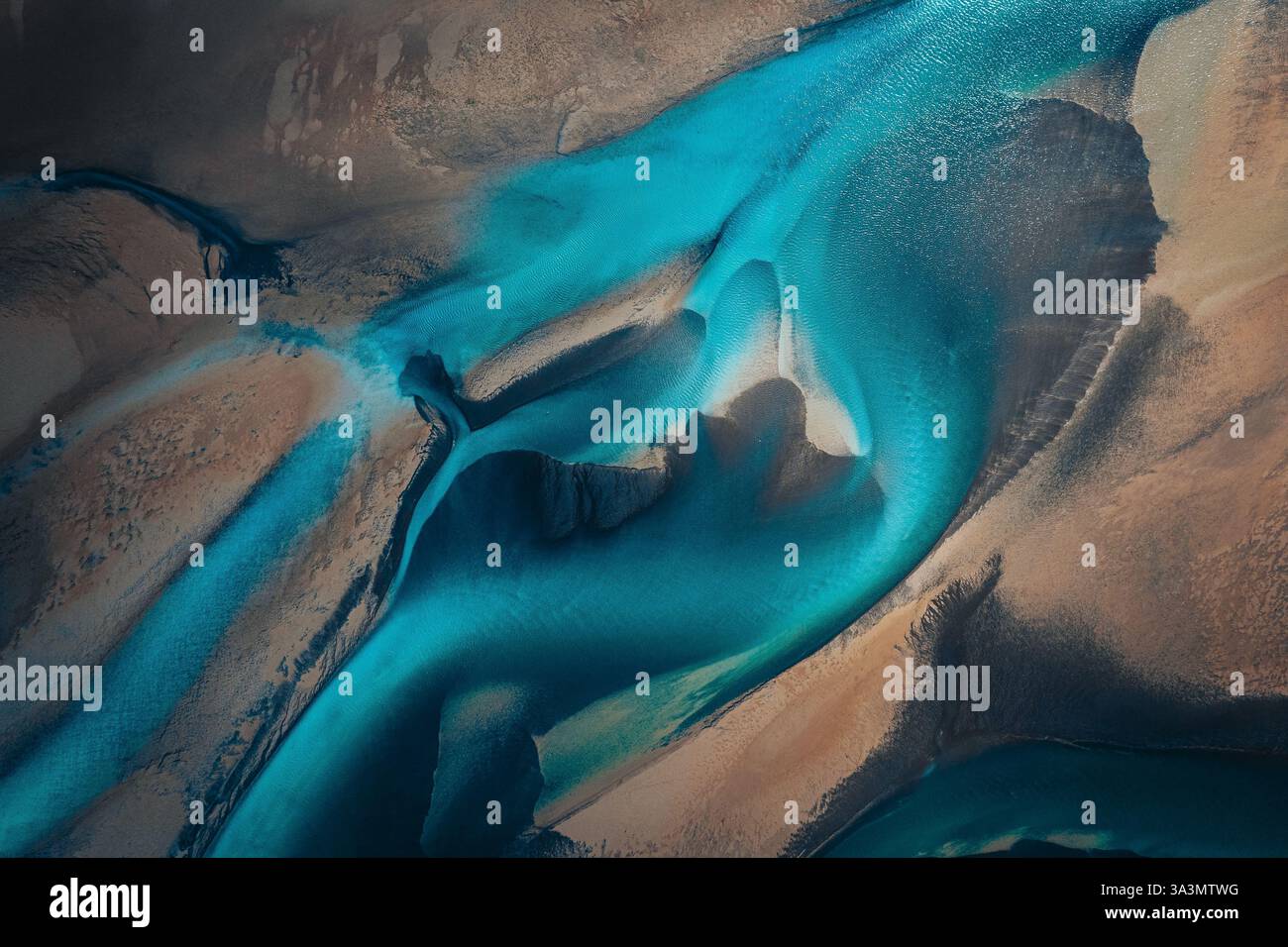 Mesmerizing Aerial View of Iceland’s Braided Rivers – A Natural ...