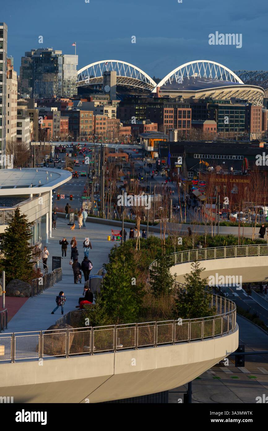 Seattle, Washington, USA. 16th March 2025. Visitors walk along Seattle ...