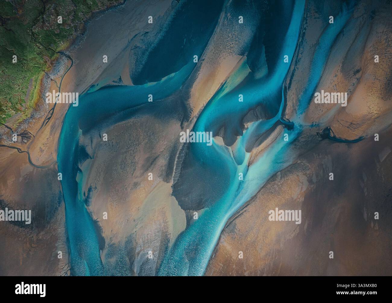 Mesmerizing Aerial View of Iceland’s Braided Rivers – A Natural ...