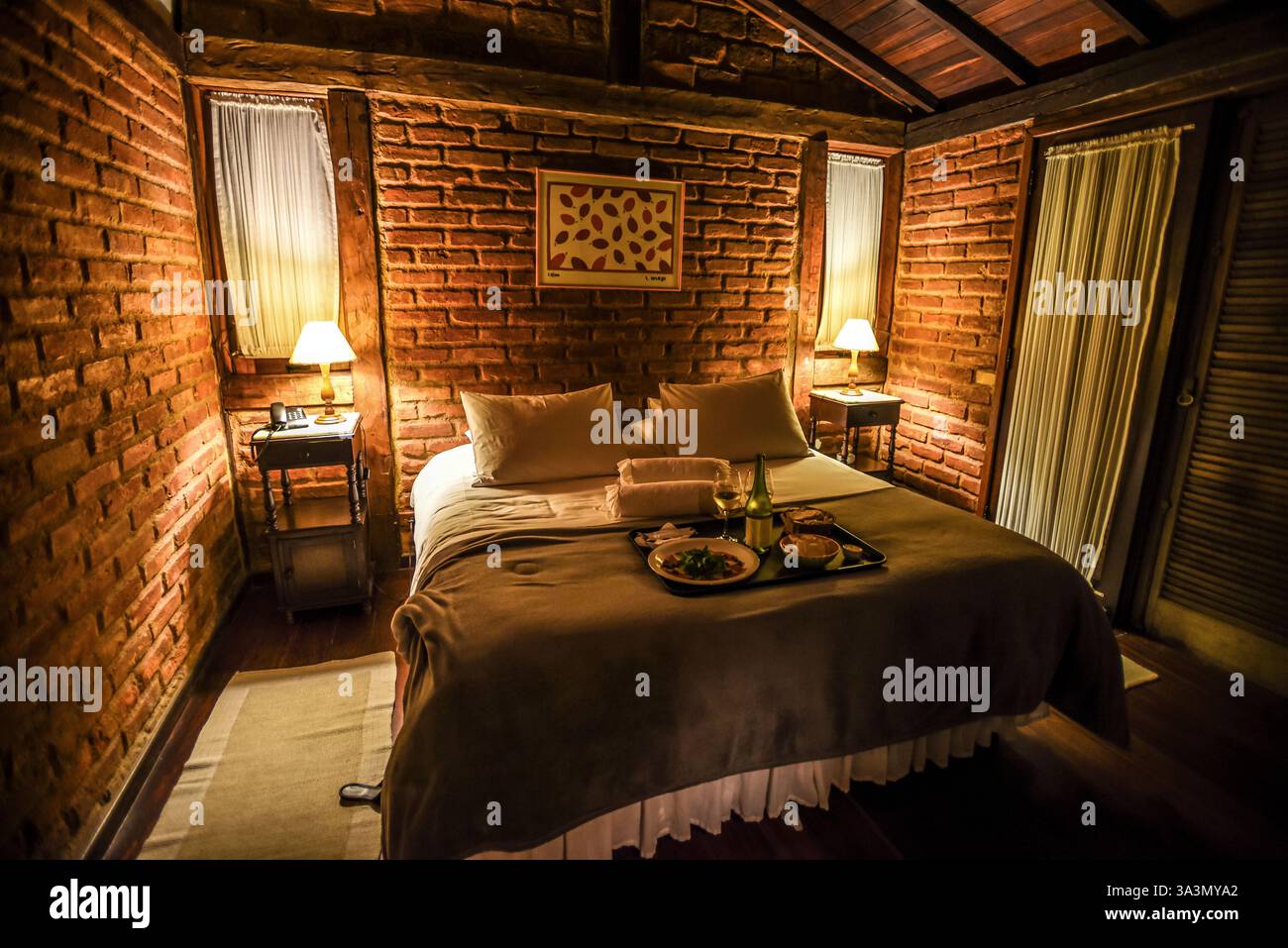 Elegant brick walls hi-res stock photography and images - Alamy