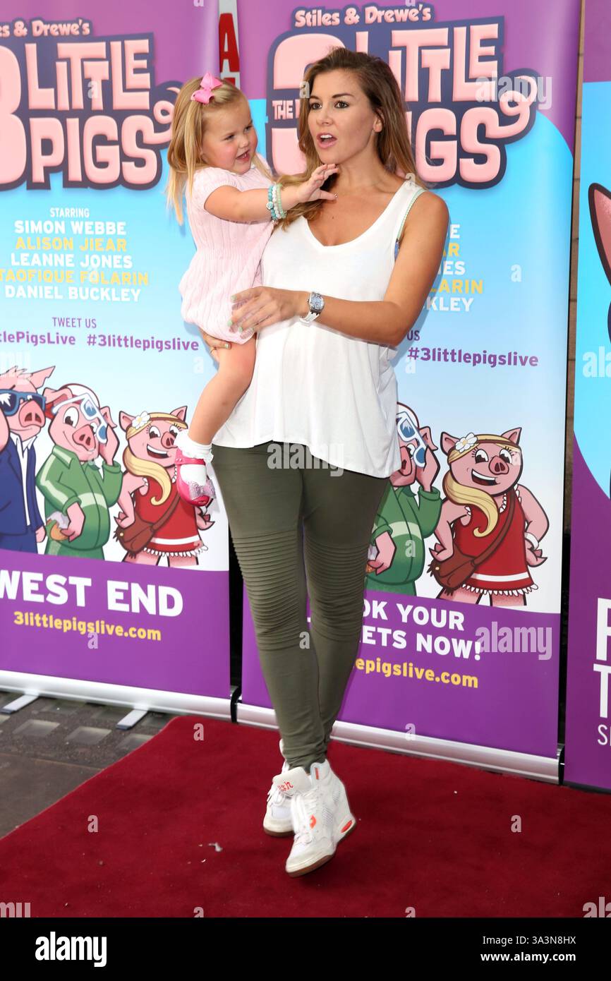 Imogen Thomas with her daughter Ariana at 'The 3 Little Pigs' premiere ...