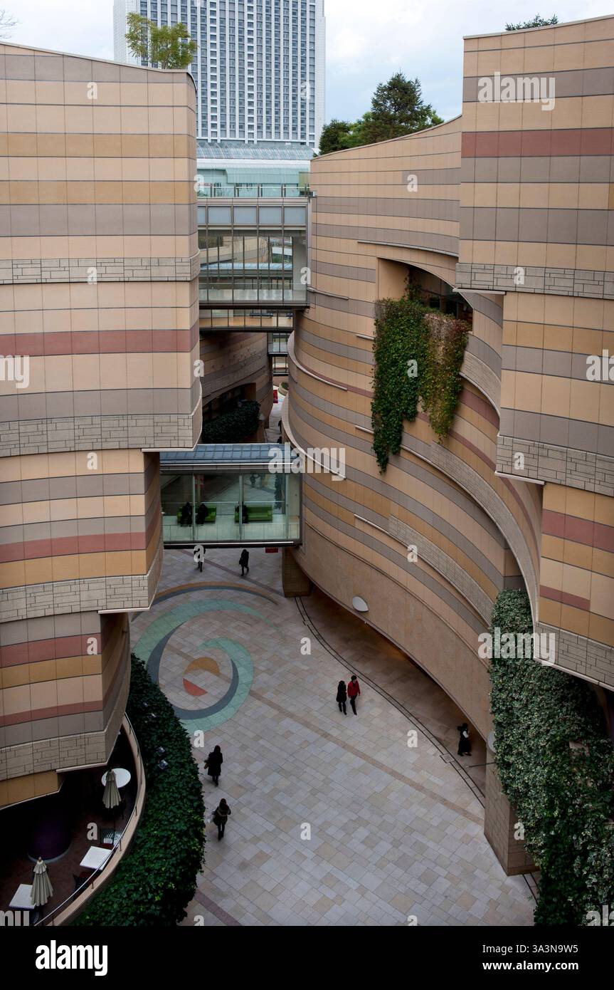 Japan osaka namba parks architecture hi-res stock photography and ...