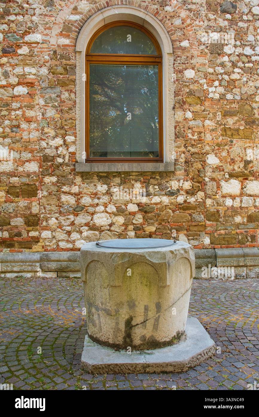 Court tribunal courthouse italy hi-res stock photography and images - Alamy