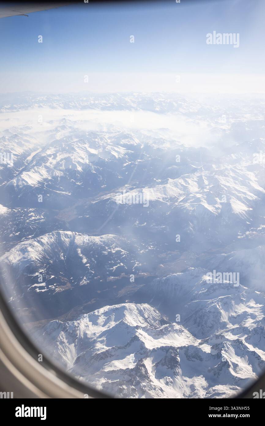 View of the horizon from the window of a high-altitude airplane ...
