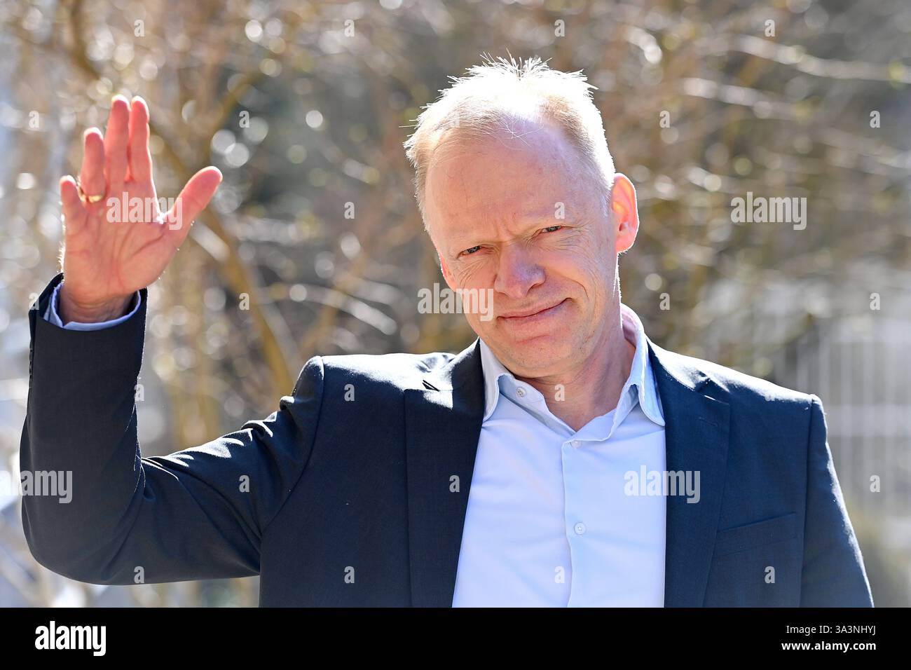 Prof.Dr.Clemens FUEST Leiter, Gestik,Einzelbild,angeschnittenes ...