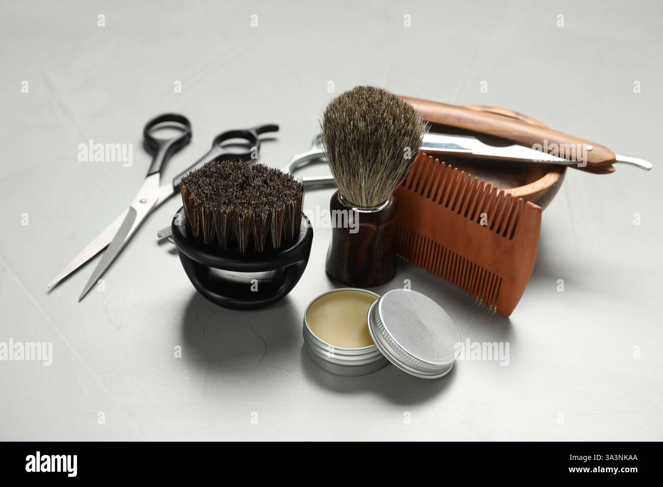 Barbers hair cut kit hi-res stock photography and images - Alamy