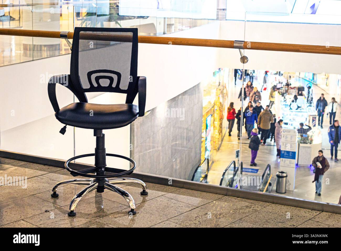 modern empty chair in a shopping center Stock Photo - Alamy