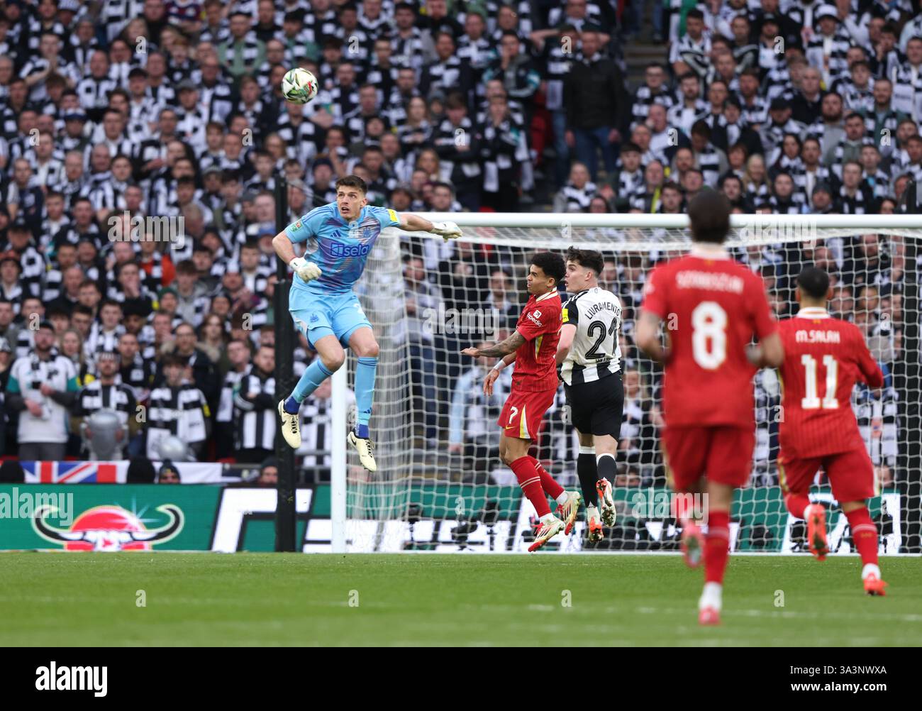 London, UK. 16th Mar, 2025. Nick Pope (NU) at the Carabao Cup Final ...