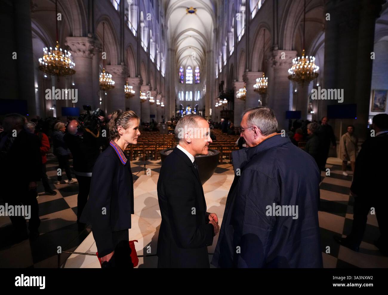 Prime Minister Mark Carney and wife Diana Fox Carney are given a tour ...