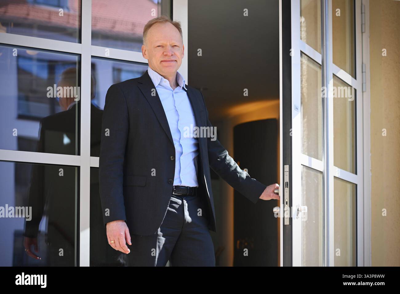 Prof.Dr.Clemens FUEST Leiter, Einzelbild,angeschnittenes Einzelmotiv ...