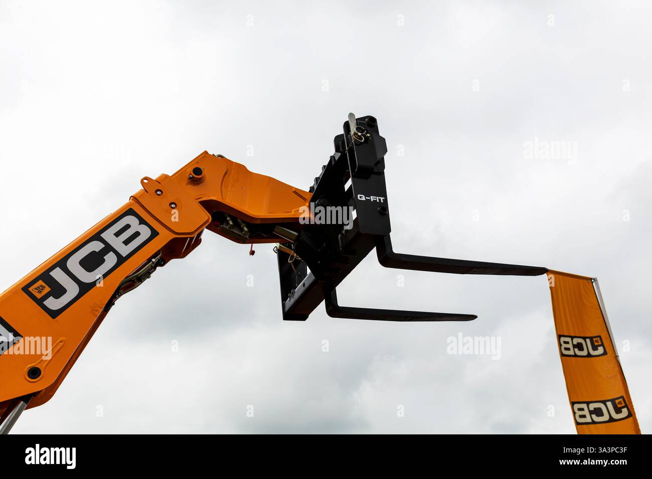 JCB, JCB Q-fit, JCB q fit, telehandler, telehandler forks, teletruck ...